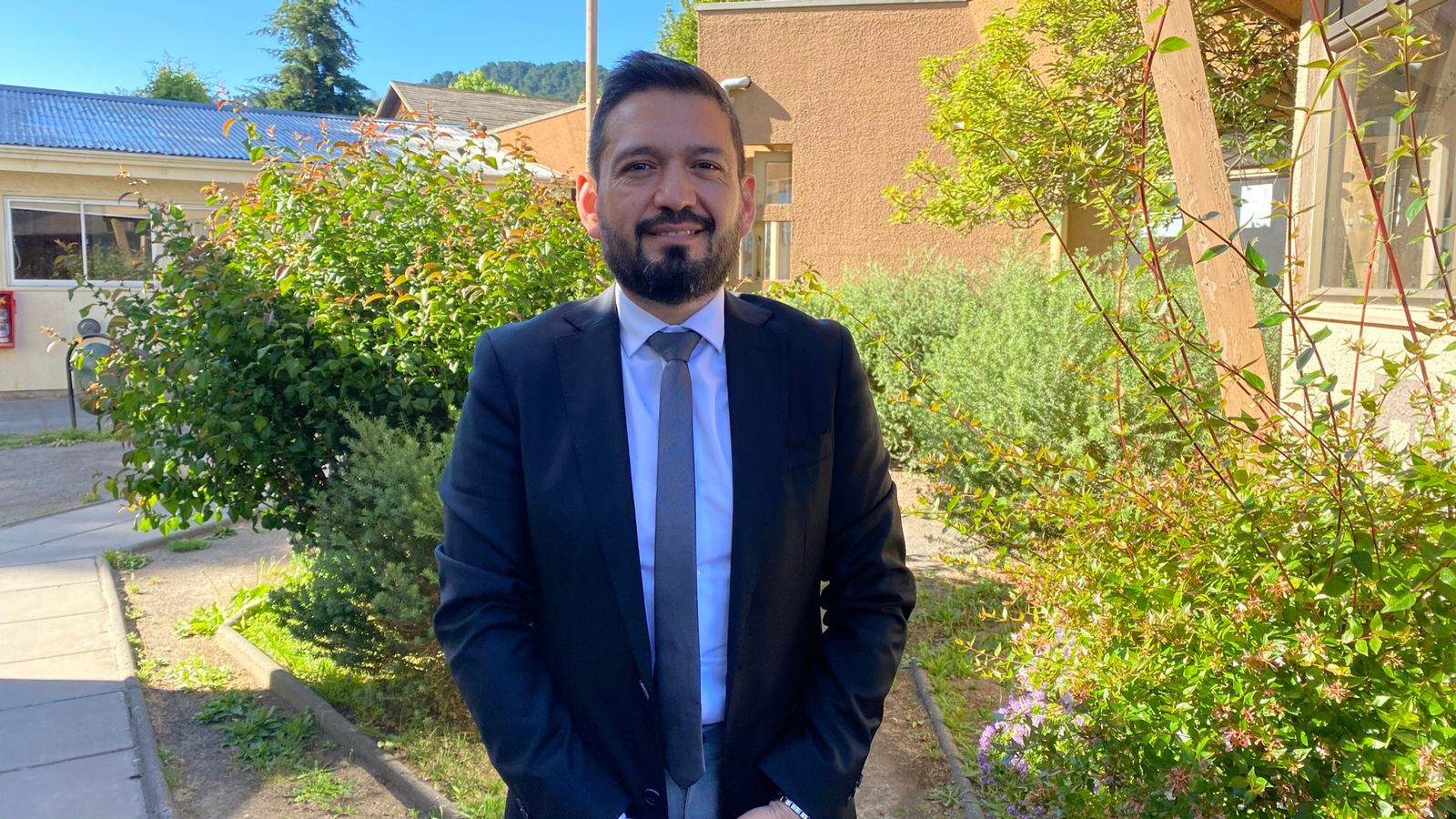 Profesor Carlos Umaña Mardones asume dirección del Departamento de Administración Pública y ...